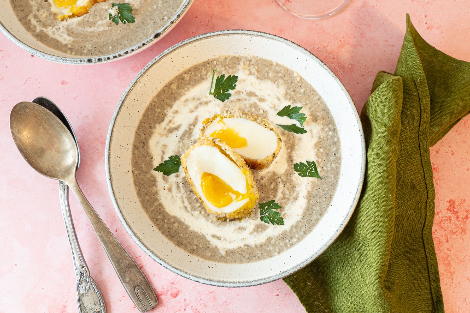 Œuf Mollet Pané au Parmesan & Velouté de Champignons - Recette - Les Commis