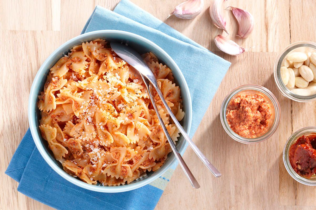 Pâtes au Pesto Rouge - Recette - Les Commis