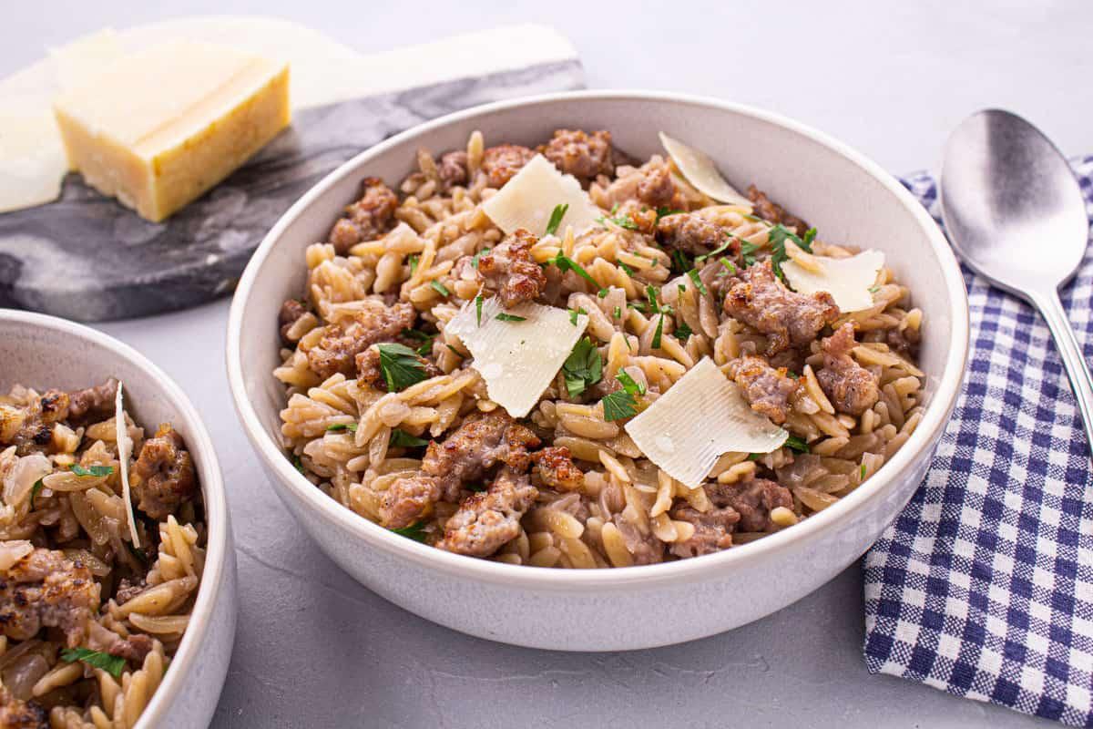 Pâtes Orzo aux Saucisses - Recette - Les Commis